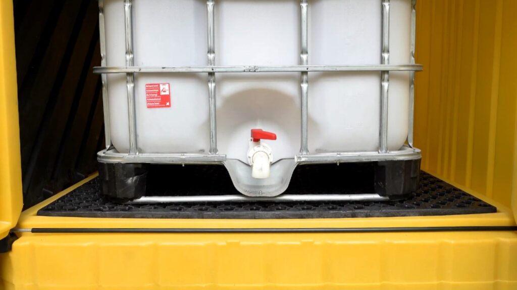 IBC Secondary Containment: Top Solutions for Spill Prevention ...
