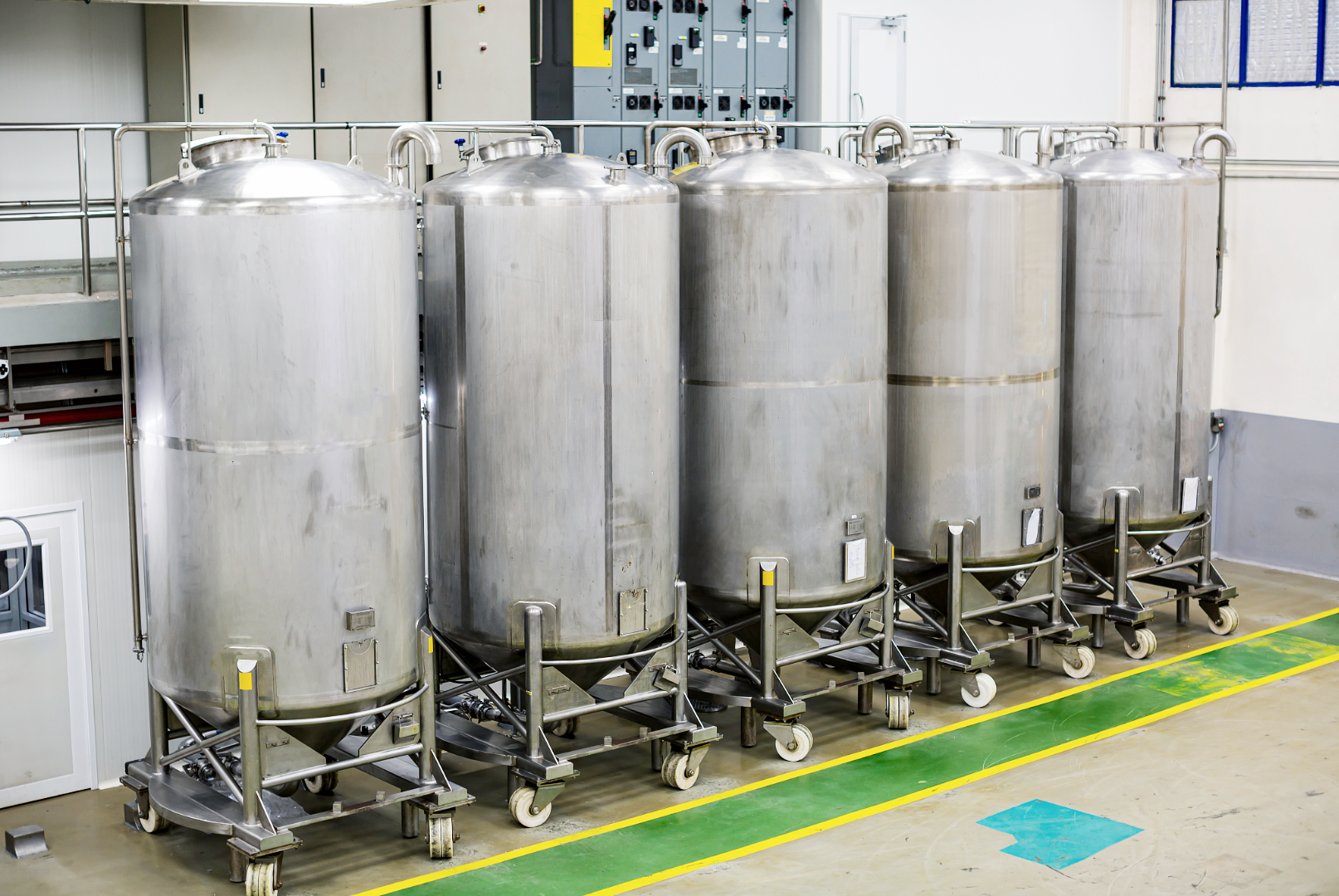 What Are Non-Contact Tank Level Sensors | Product Guide